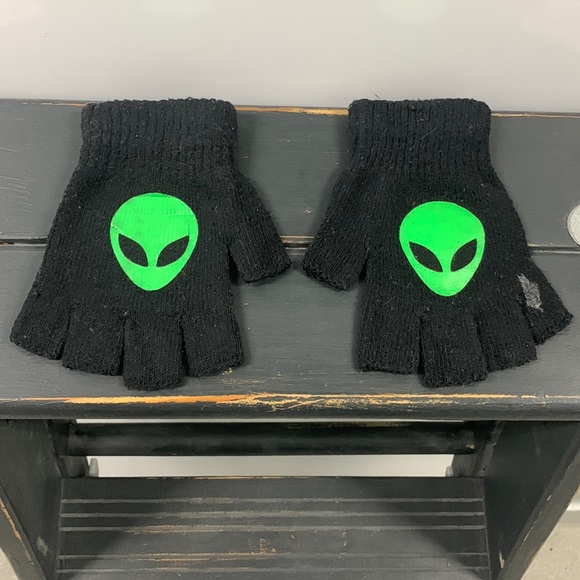 Nevermind 777 | Accessories | Nevermind 777 Alien Gloves Fingerless ...